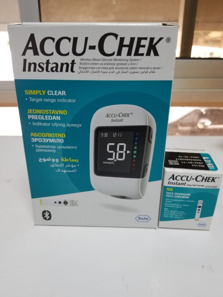 Accu-Chek Instant Meter + Test Strips 50`s